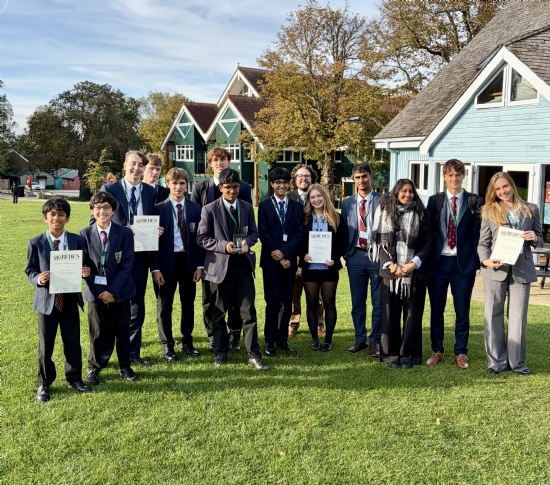 Dr Challoner's Grammar School - Model United Nations Conference